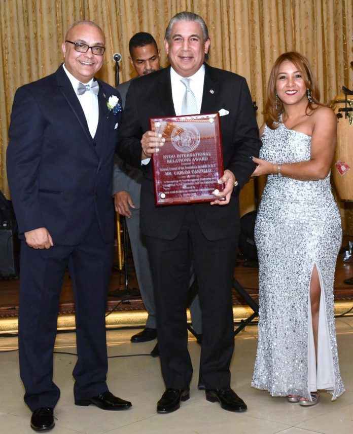 Reconocimiento De La Policía De Nueva York Al Cónsul De RD - El Jacaguero