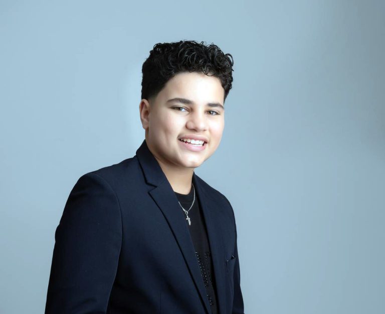 Robert Guzmán "La Voz" Presenta Su Nueva Balada Juvenil "Acércate A Mí ...